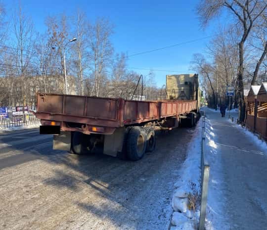 Отлетевшее колесо фуры травмировало женщину в Берёзовке (ФОТО ...